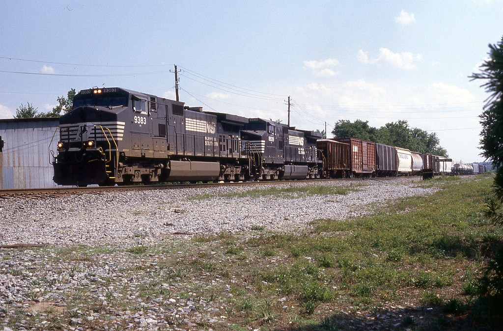 NS NB freight